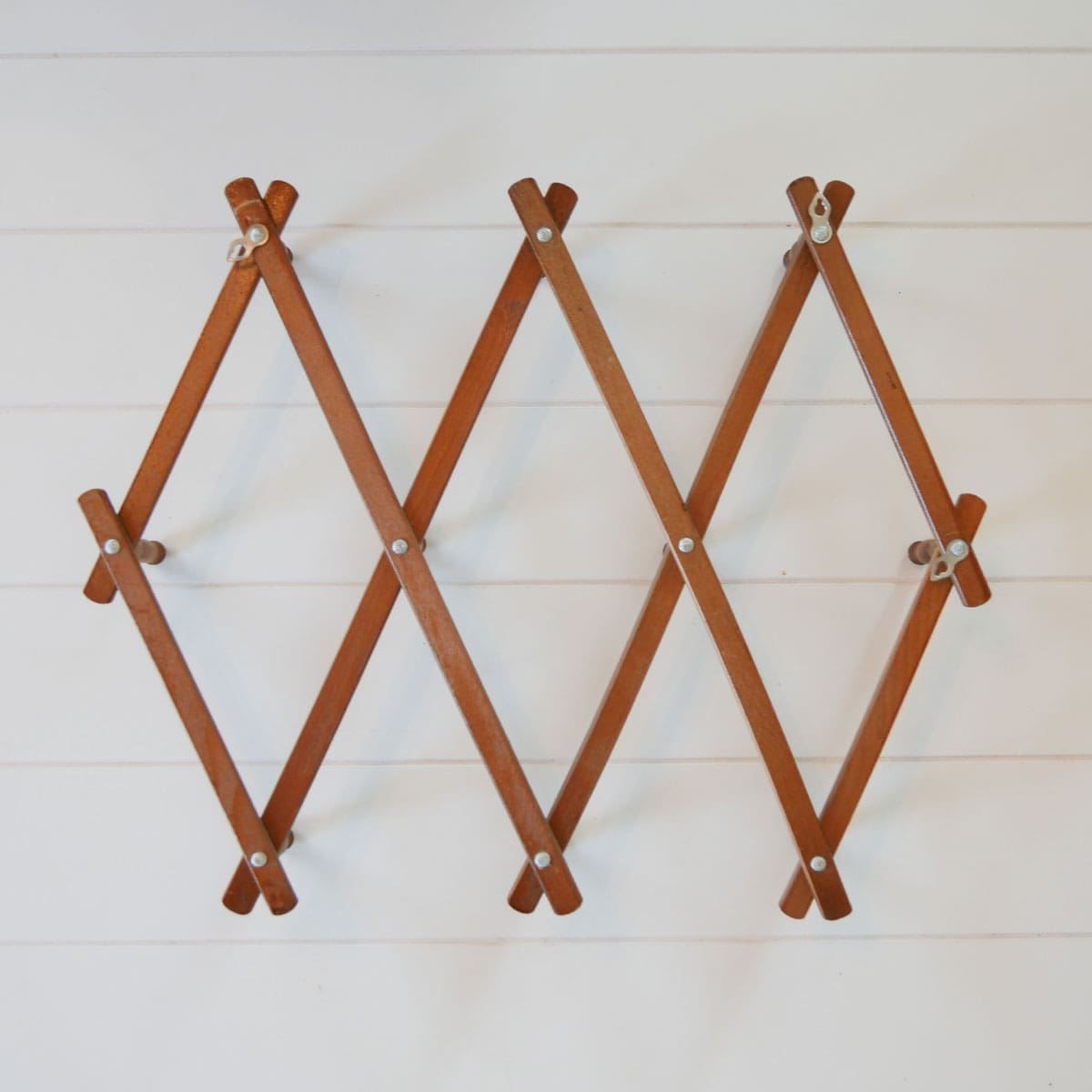 Vintage Honey Stained Wood Accordion Hat Rack – Thrifted Wicker Basket